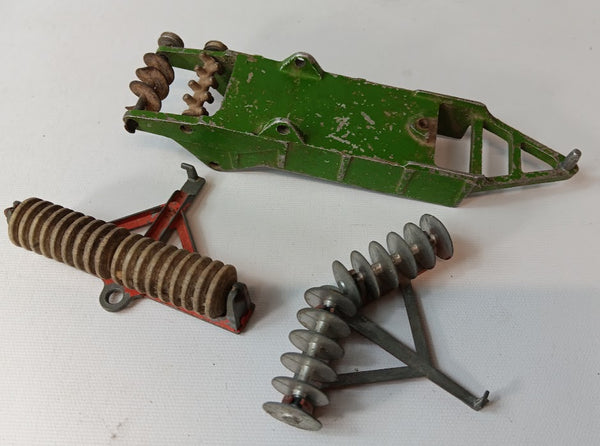 Lot of Farm toy and Cast toy parts and pieces Damaged parts & restorat ...