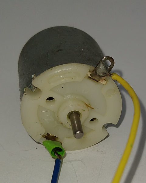 3 Volt toy motor. 28.6mm x 20mm shaft is 9.2mm – Classic Tin Toy Co.